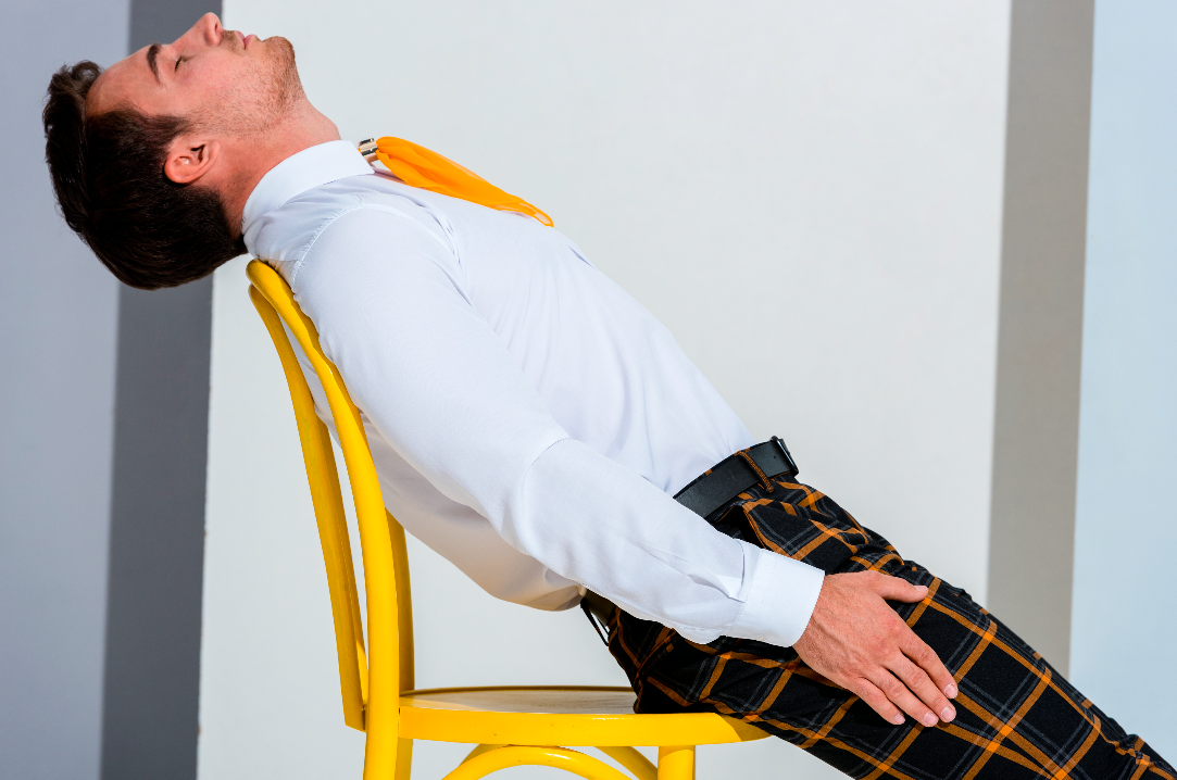 5 Signs That You Sit Too Much