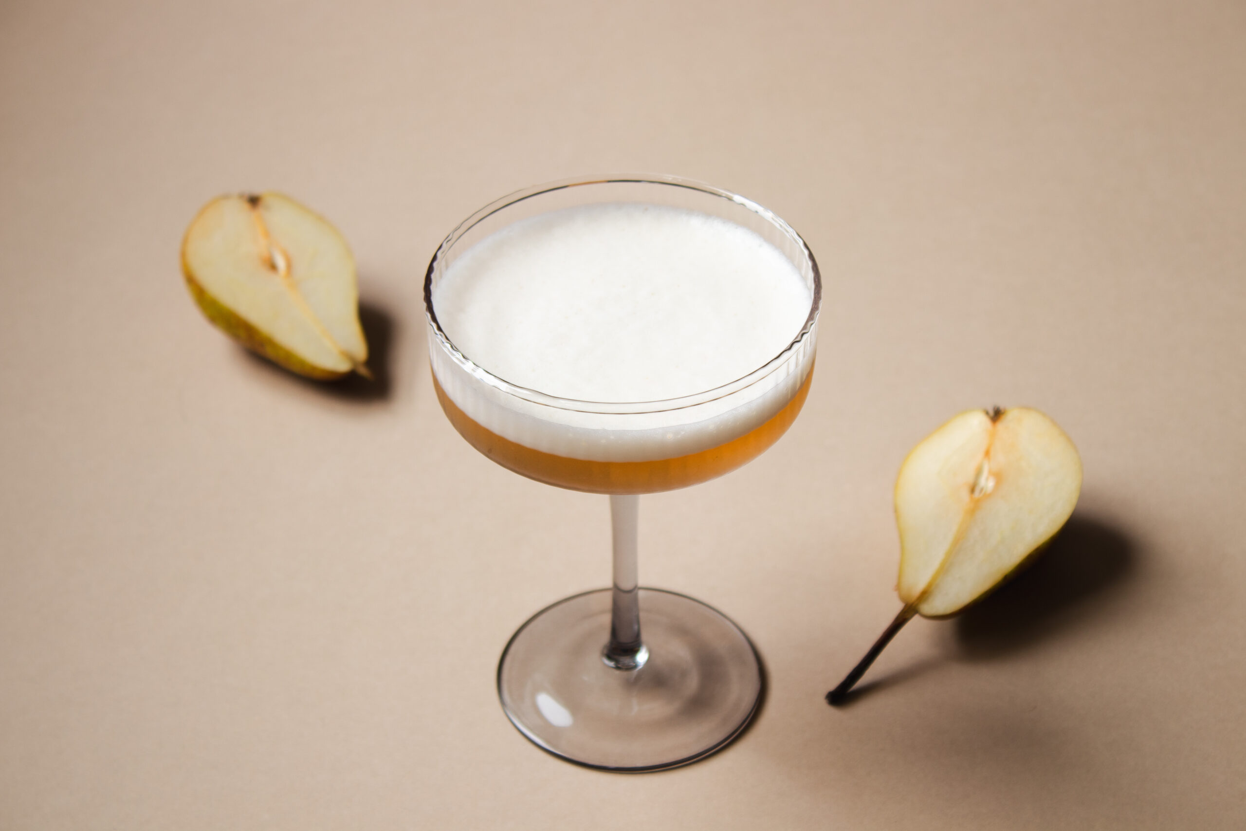 Fall Flavors Abound In This Easy & Flavourful Sour Pear Cocktail